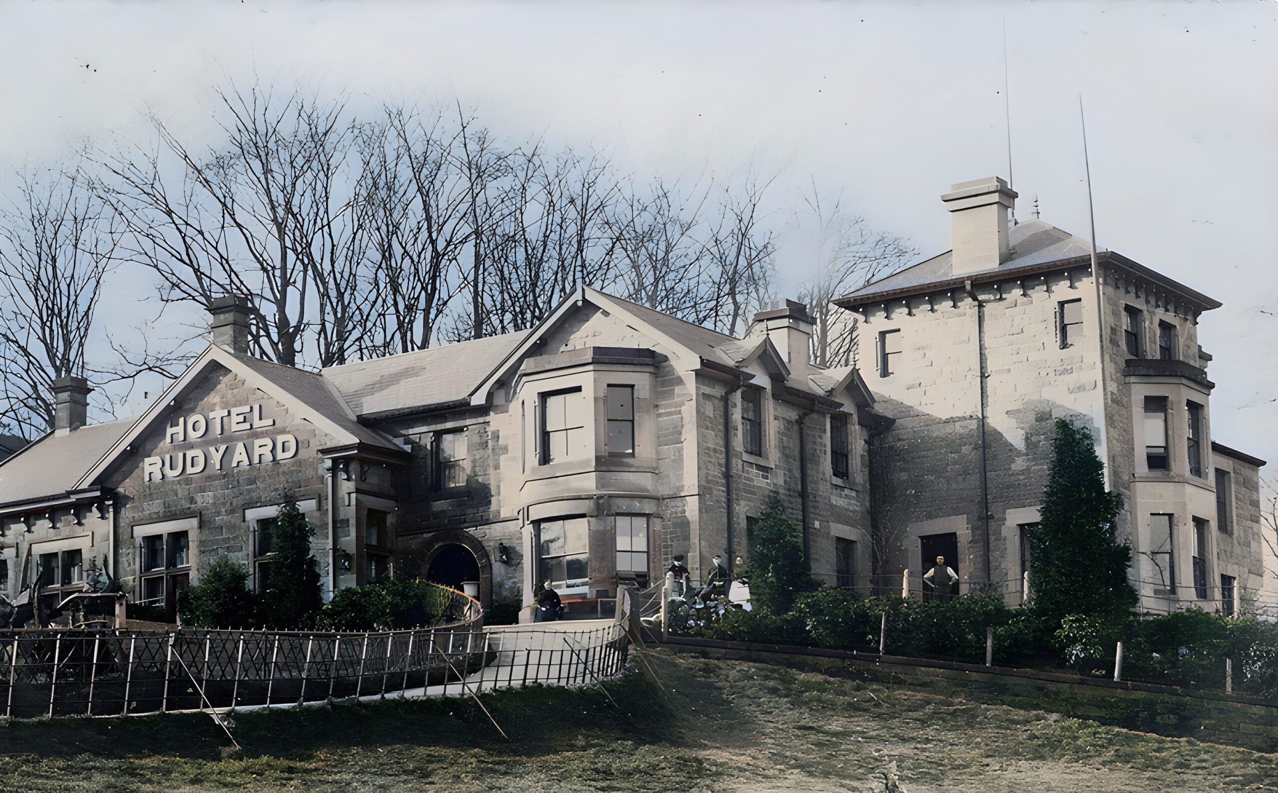 Hotels, Hostels and Hostelries – Rudyard Lake